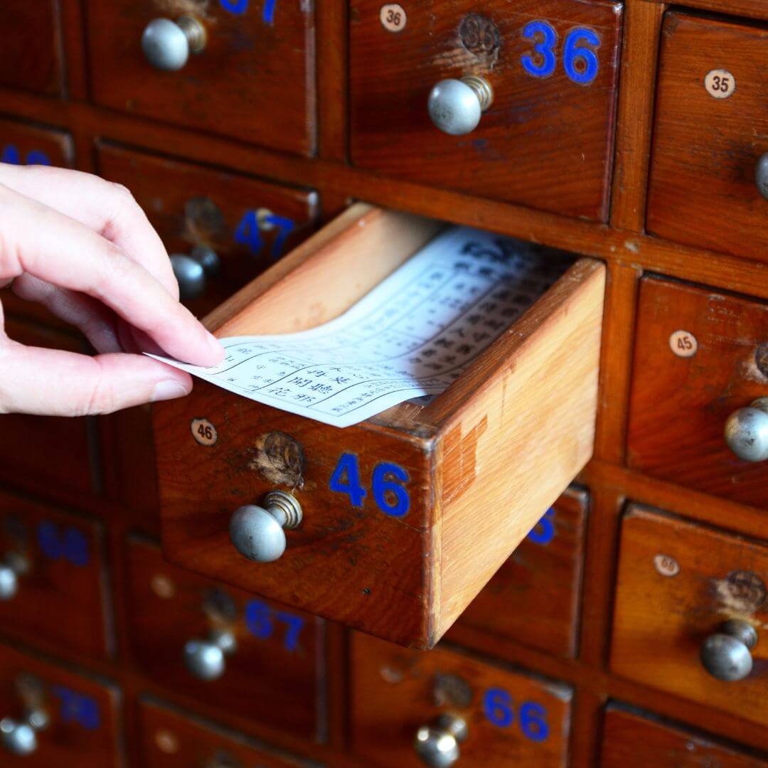 Japanese Superstitions and Their Meanings - NihongoNana